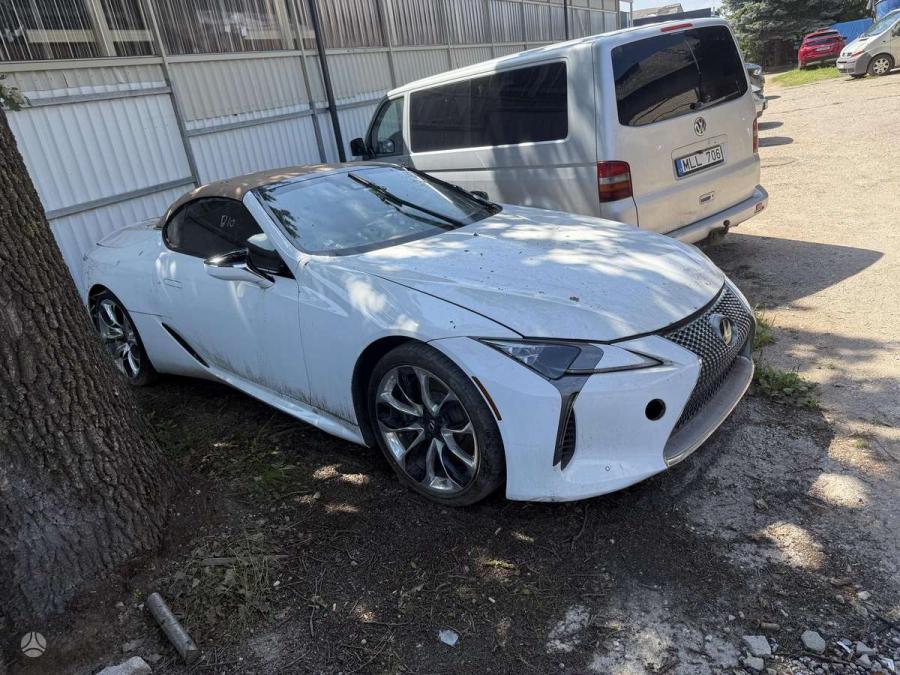 Белый Лексус LC 500 2022 в Каунас, объемом двигателя 0.00 л и пробегом 30 тыс. км за 25500 €, фото 3 на AUTOMOTO.COM.LV