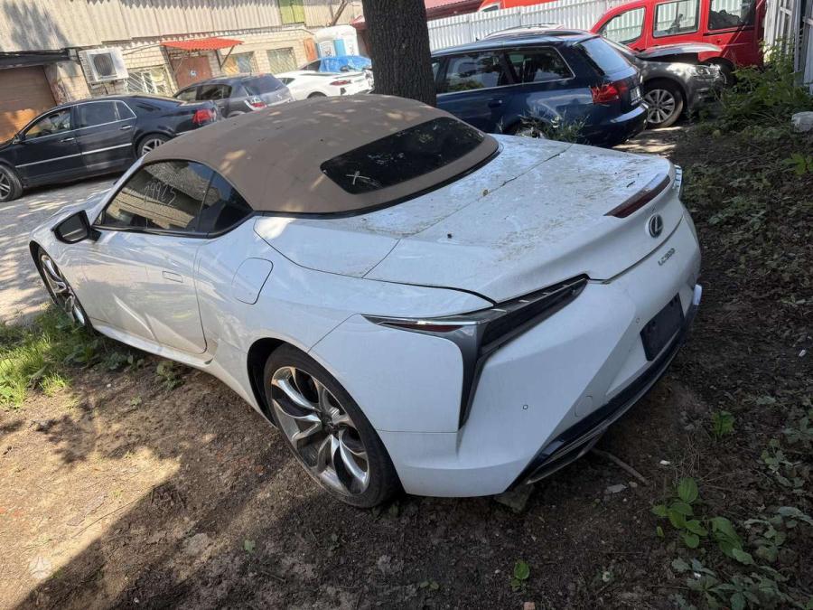 Белый Лексус LC 500 2022 в Каунас, объемом двигателя 0.00 л и пробегом 30 тыс. км за 25500 €, фото 4 на AUTOMOTO.COM.LV