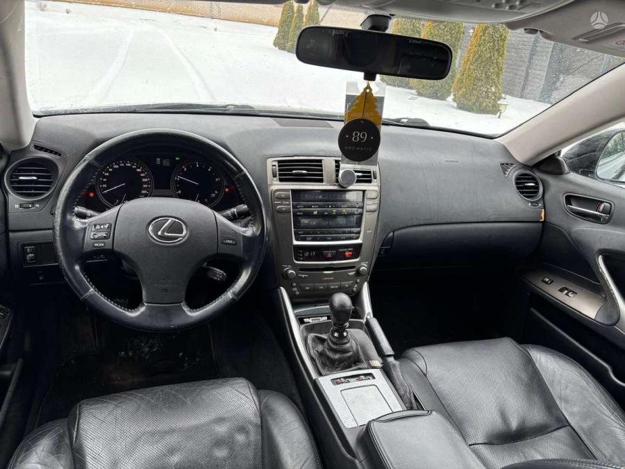 Black Lexus LS 220 2006 in Kedainiai, with an engine capacity of 2.23 L and mileage of 378 thousand km for 2950 €, photo 9 on AUTOMOTO.COM.LV