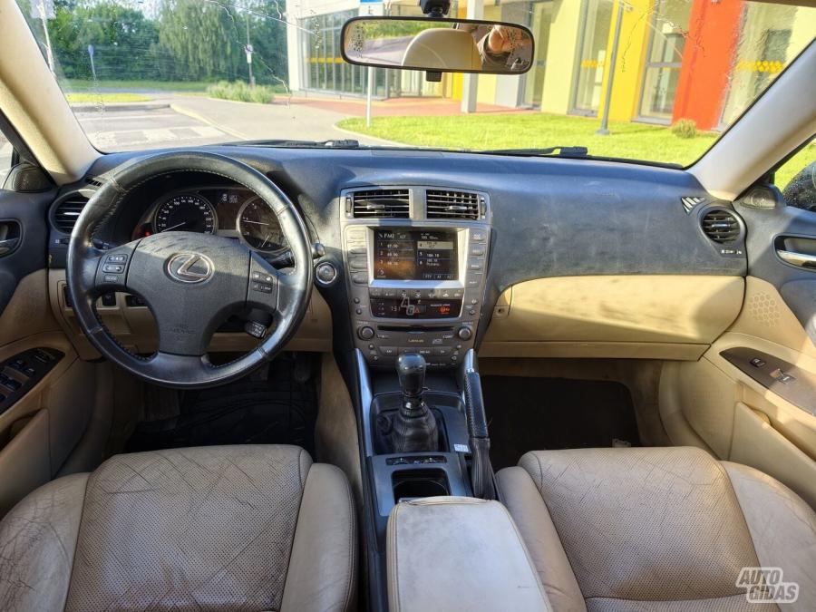 Black Lexus LS 220 2006 in Kaunas, with an engine capacity of 2.20 L and mileage of 298 thousand km for 1698 €, photo 8 on AUTOMOTO.COM.LV