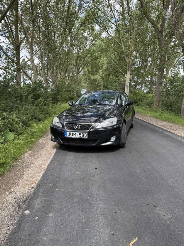 Black Lexus LS 220 2006 in Kaunas, with an engine capacity of 2.23 L and mileage of 217 thousand km for 2400 €, photo 2 on AUTOMOTO.COM.LV