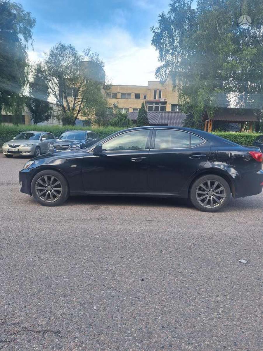Black Lexus LS 220 2006 in Vilnius, with an engine capacity of 2.23 L and mileage of 233 thousand km for 2200 €, photo 4 on AUTOMOTO.COM.LV