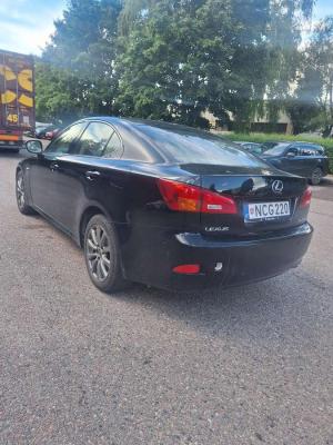 Black Lexus LS 220 2006 in Vilnius, with an engine capacity of 2.23 L and mileage of 233 thousand km for 2200 €, photo 5 on AUTOMOTO.COM.LV