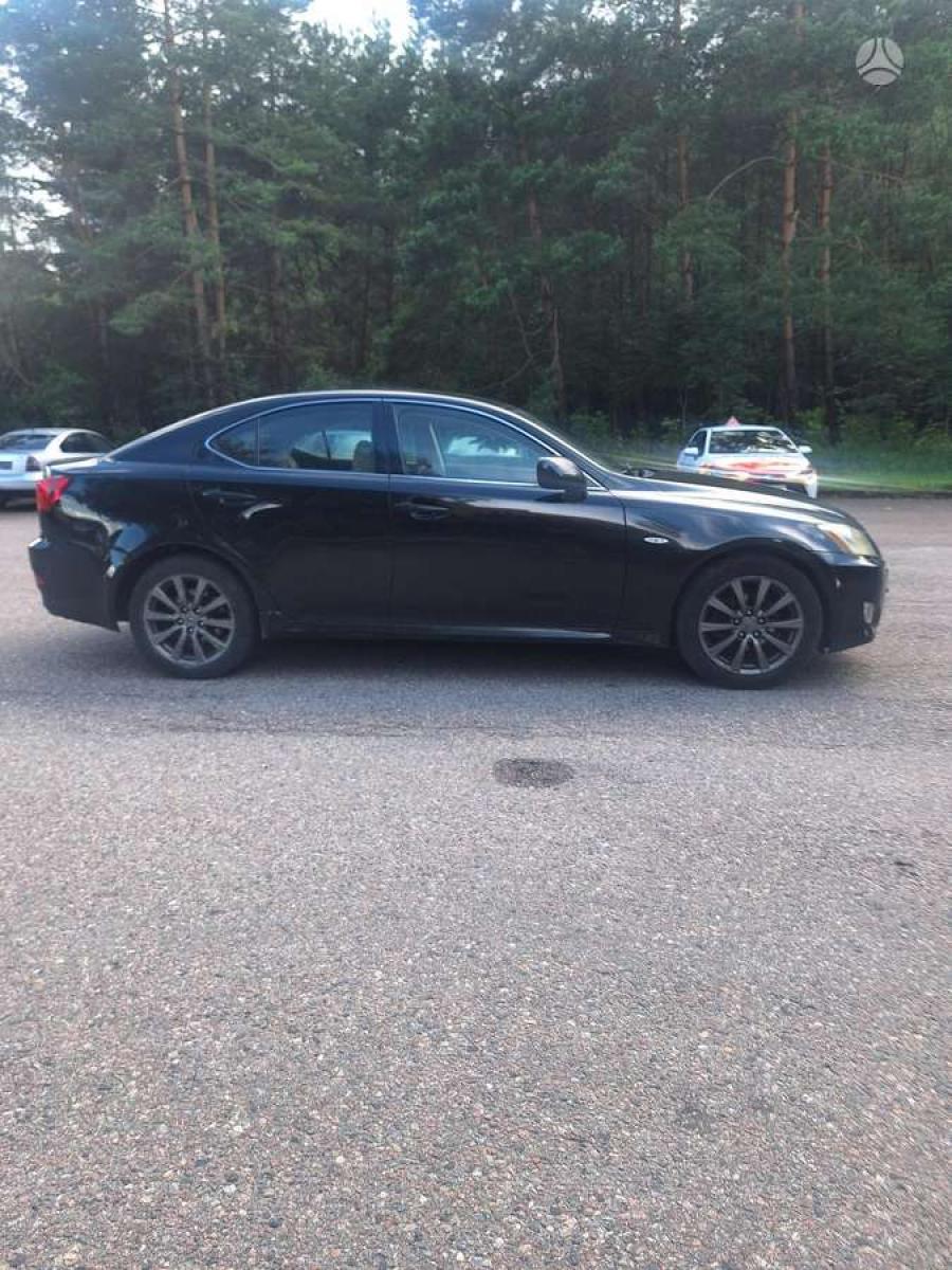 Black Lexus LS 220 2006 in Vilnius, with an engine capacity of 2.23 L and mileage of 233 thousand km for 2200 €, photo 8 on AUTOMOTO.COM.LV