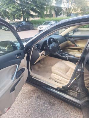 Black Lexus LS 220 2006 in Vilnius, with an engine capacity of 2.23 L and mileage of 233 thousand km for 2200 €, photo 13 on AUTOMOTO.COM.LV