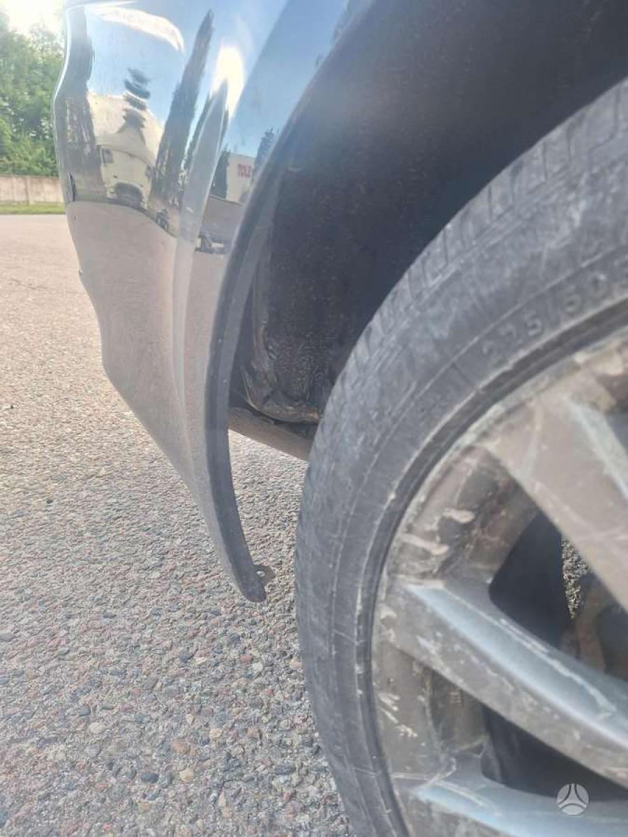 Black Lexus LS 220 2006 in Vilnius, with an engine capacity of 2.23 L and mileage of 233 thousand km for 2200 €, photo 25 on AUTOMOTO.COM.LV