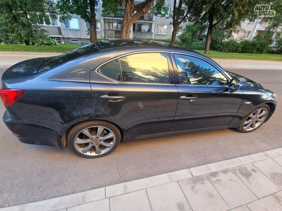 Black Lexus LS 220 2006 in Vilnius, with an engine capacity of 2.20 L and mileage of 289 thousand km for 2500 €, photo 4 on AUTOMOTO.COM.LV