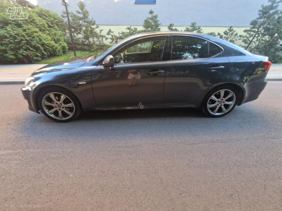 Black Lexus LS 220 2006 in Vilnius, with an engine capacity of 2.20 L and mileage of 289 thousand km for 2500 €, photo 5 on AUTOMOTO.COM.LV