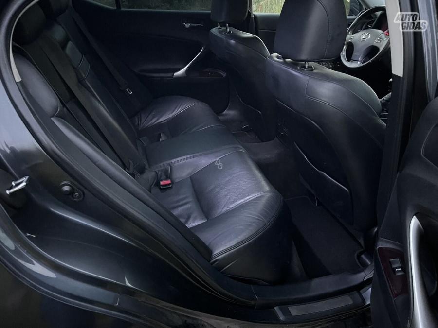 Melns Lexus LS 220 2006 Viļņa, ar dzinēja tilpumu 2.20 L un nobraukumu 271 tūkst. km par 2350 €, foto 11 vietnē AUTOMOTO.COM.LV