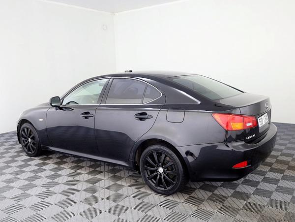 Black Lexus LS 220 2006 in Tallinn, with an engine capacity of 2.20 L and mileage of 336 thousand km for 2399 €, photo 5 on AUTOMOTO.COM.LV