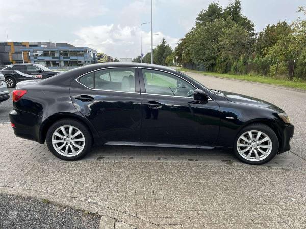 Black Lexus LS 220 2007 in Vilnius, with an engine capacity of 2.20 L and mileage of 277 thousand km for 2400 €, photo 9 on AUTOMOTO.COM.LV