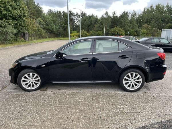 Black Lexus LS 220 2007 in Vilnius, with an engine capacity of 2.20 L and mileage of 277 thousand km for 2400 €, photo 10 on AUTOMOTO.COM.LV