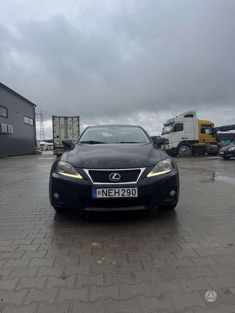 Melns Lexus LS 220 2011 Viļņa, ar dzinēja tilpumu 2.23 L un nobraukumu 272 tūkst. km par 4550 €, foto 1 vietnē AUTOMOTO.COM.LV