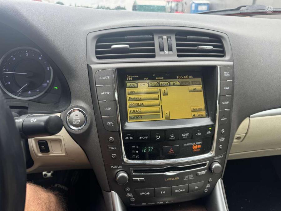 Melns Lexus LS 220 2011 Viļņa, ar dzinēja tilpumu 2.23 L un nobraukumu 272 tūkst. km par 4550 €, foto 10 vietnē AUTOMOTO.COM.LV