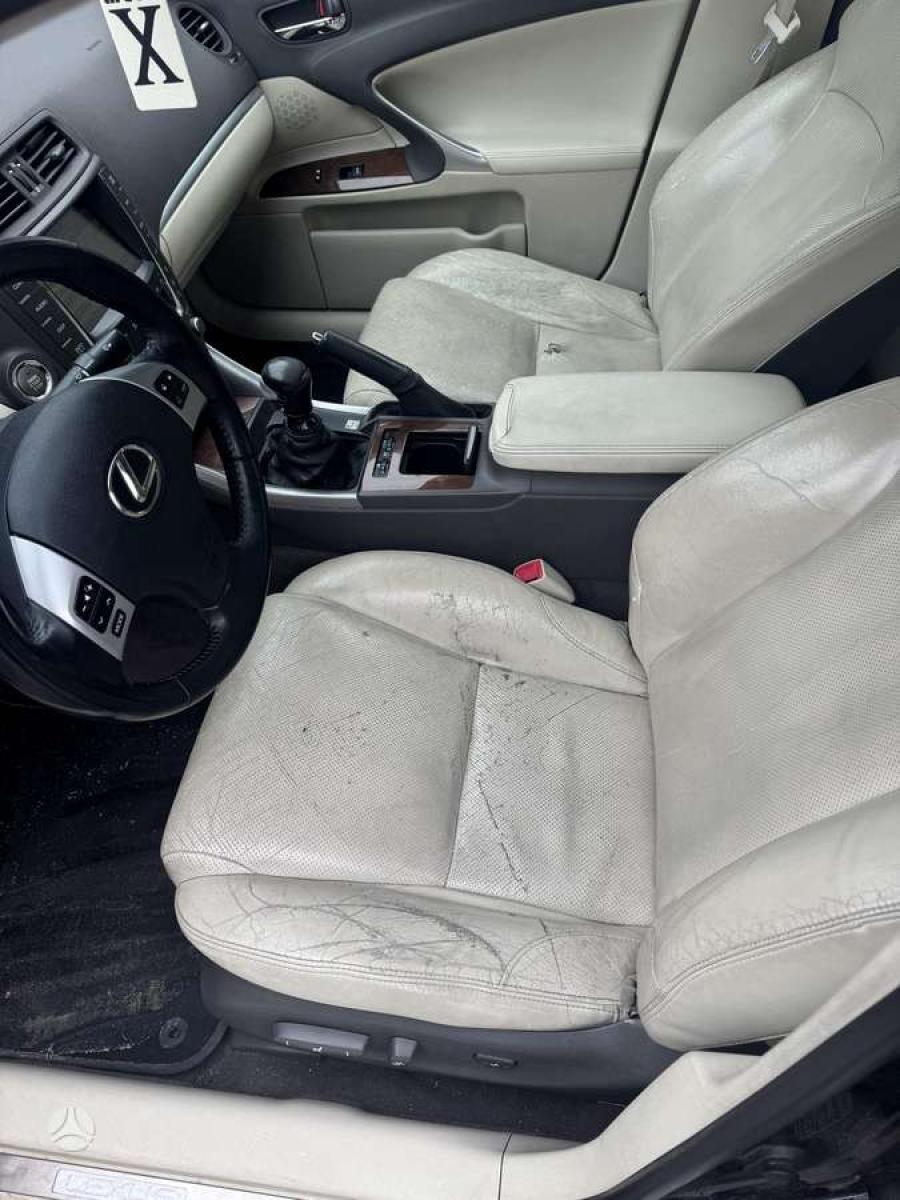 Melns Lexus LS 220 2011 Viļņa, ar dzinēja tilpumu 2.23 L un nobraukumu 272 tūkst. km par 4550 €, foto 14 vietnē AUTOMOTO.COM.LV