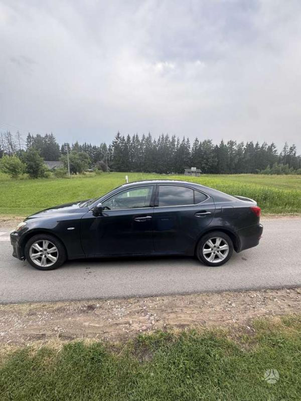 Melns Lexus LS 220 2015 Viļņa, ar dzinēja tilpumu 2.20 L un nobraukumu 349 tūkst. km par 2000 €, foto 4 vietnē AUTOMOTO.COM.LV