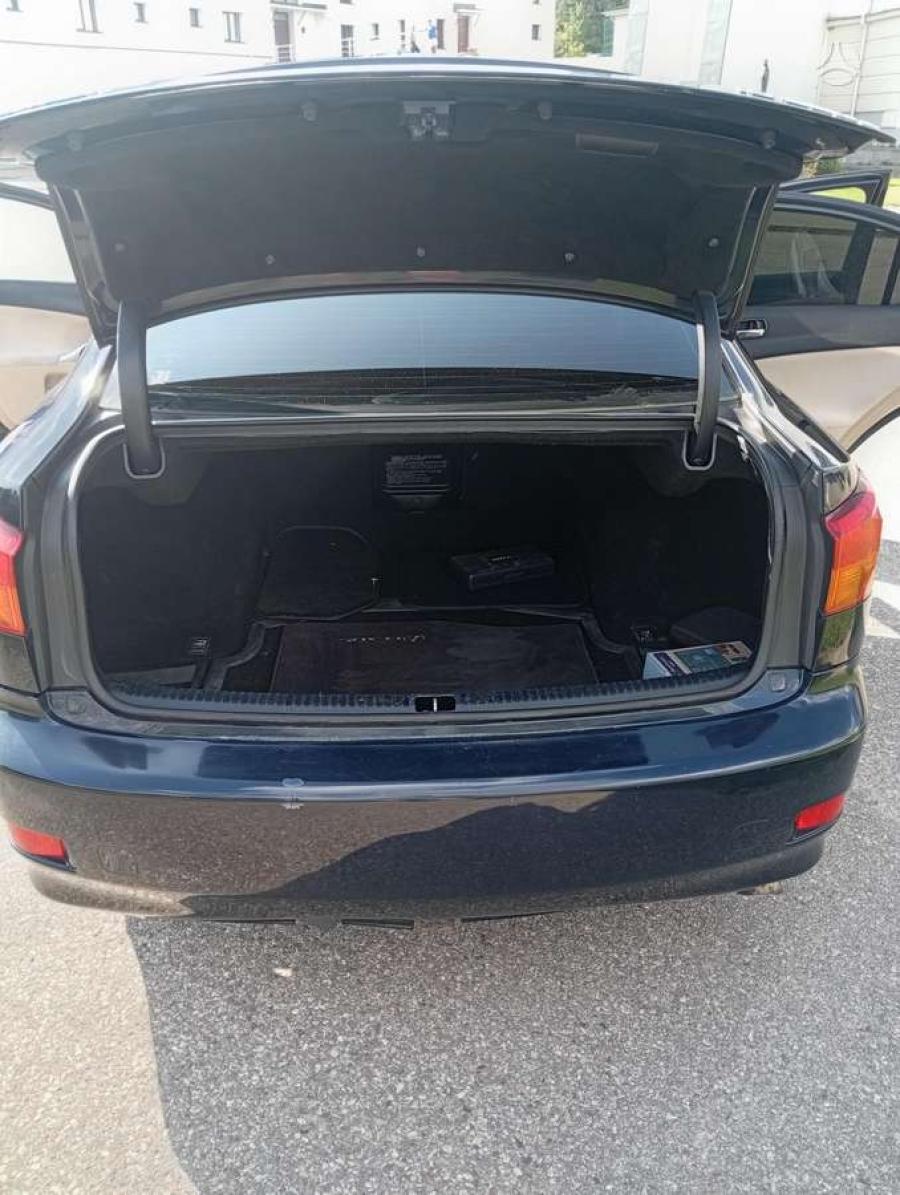 Blue Lexus LS 220 2006 in Vilnius, with an engine capacity of 2.23 L and mileage of 364 thousand km for 2900 €, photo 12 on AUTOMOTO.COM.LV