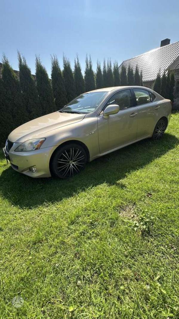 Brown Lexus LS 220 2008 in Trakai, with an engine capacity of 2.23 L and mileage of 332 thousand km for 1300 €, photo 9 on AUTOMOTO.COM.LV