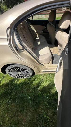 Brown Lexus LS 220 2008 in Trakai, with an engine capacity of 2.23 L and mileage of 332 thousand km for 1300 €, photo 13 on AUTOMOTO.COM.LV