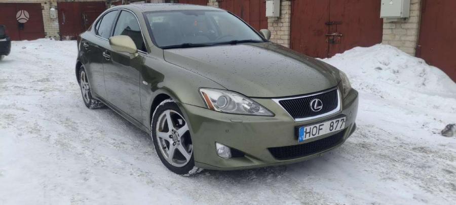 Green Lexus LS 220 2008 in Mazeikiai, with an engine capacity of 2.23 L and mileage of 244 thousand km for 3500 €, photo 1 on AUTOMOTO.COM.LV
