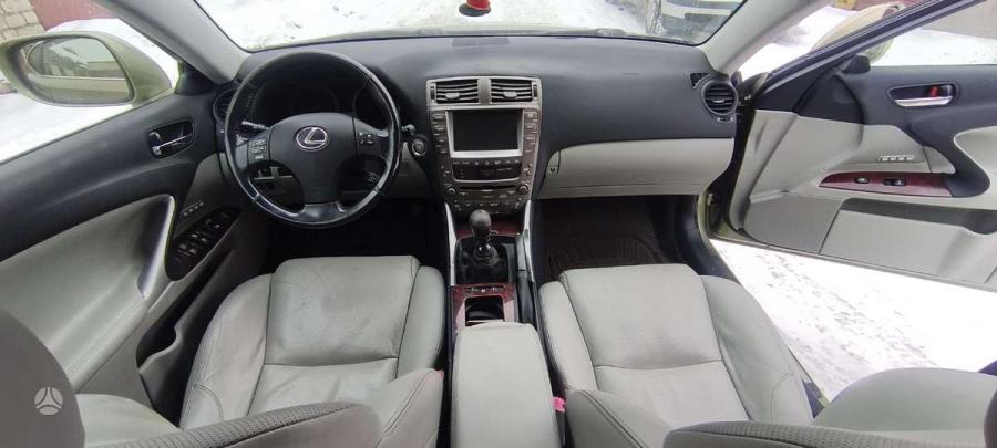 Green Lexus LS 220 2008 in Mazeikiai, with an engine capacity of 2.23 L and mileage of 244 thousand km for 3500 €, photo 12 on AUTOMOTO.COM.LV