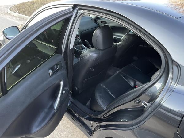 Grey Lexus LS 220 2007 in Vilnius, with an engine capacity of 2.20 L and mileage of 324 thousand km for 3550 €, photo 9 on AUTOMOTO.COM.LV