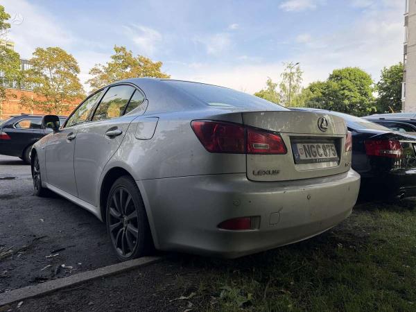 Pelēks Lexus LS 220 2006 Viļņa, ar dzinēja tilpumu 2.23 L un nobraukumu 360 tūkst. km par 1050 €, foto 1 vietnē AUTOMOTO.COM.LV