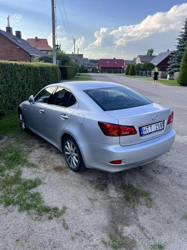 Grey Lexus LS 220 2006 in Jonava, with an engine capacity of 2.23 L and mileage of 400 thousand km for 1550 €, photo 7 on AUTOMOTO.COM.LV