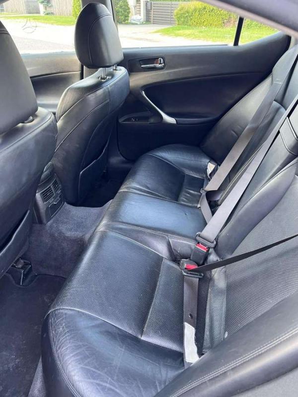 Grey Lexus LS 220 2006 in Jonava, with an engine capacity of 2.23 L and mileage of 400 thousand km for 1550 €, photo 10 on AUTOMOTO.COM.LV