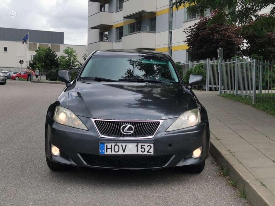 Grey Lexus LS 220 2006 in Vilnius, with an engine capacity of 2.23 L and mileage of 400 thousand km for 1350 €, photo 1 on AUTOMOTO.COM.LV