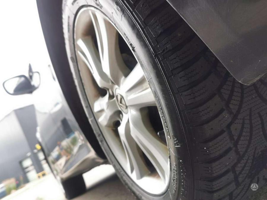 Grey Lexus LS 220 2006 in Vilnius, with an engine capacity of 2.23 L and mileage of 400 thousand km for 1350 €, photo 13 on AUTOMOTO.COM.LV