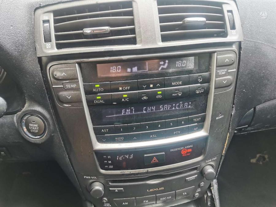 Grey Lexus LS 220 2006 in Vilnius, with an engine capacity of 2.23 L and mileage of 400 thousand km for 1350 €, photo 19 on AUTOMOTO.COM.LV