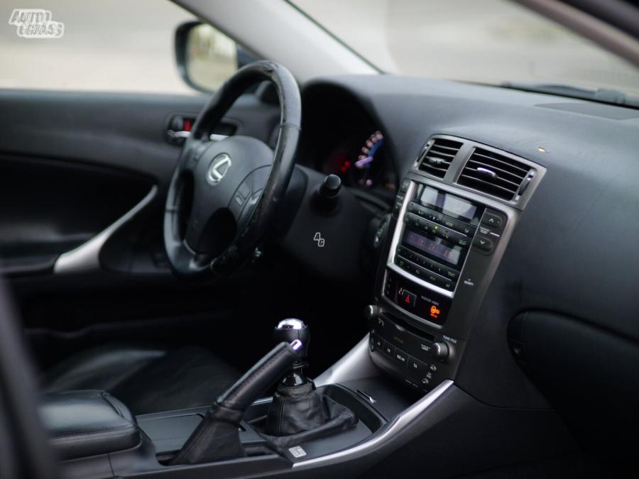 Pelēks Lexus LS 220 2006 Viļņa, ar dzinēja tilpumu 2.20 L un nobraukumu 315 tūkst. km par 2500 €, foto 8 vietnē AUTOMOTO.COM.LV