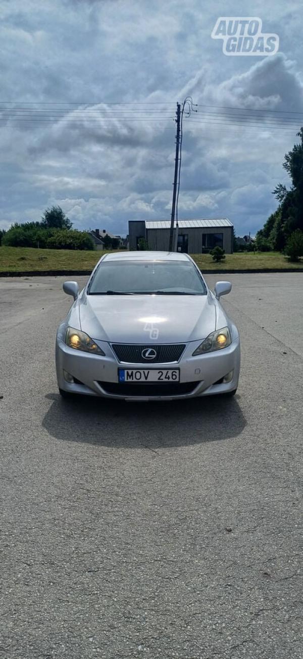 Grey Lexus LS 220 2006 in Akmene, with an engine capacity of 2.20 L and mileage of 261 thousand km for 2400 €, photo 1 on AUTOMOTO.COM.LV