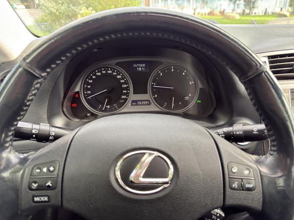 Grey Lexus LS 220 2006 in Tallinn, with an engine capacity of 0.00 L and mileage of 264 thousand km for 3500 €, photo 10 on AUTOMOTO.COM.LV