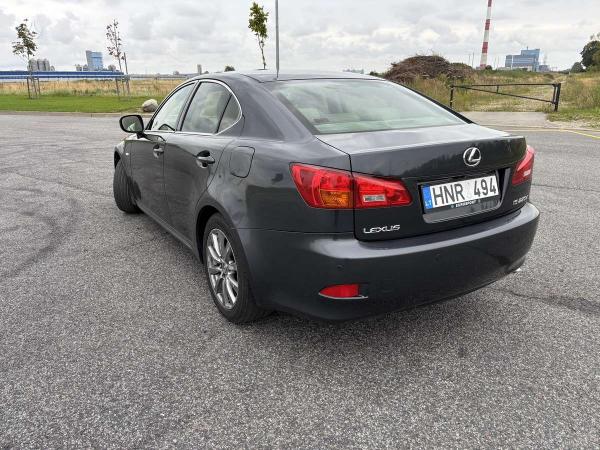Grey Lexus LS 220 2006 in Klaipeda, with an engine capacity of 2.23 L and mileage of 371 thousand km for 3100 €, photo 6 on AUTOMOTO.COM.LV