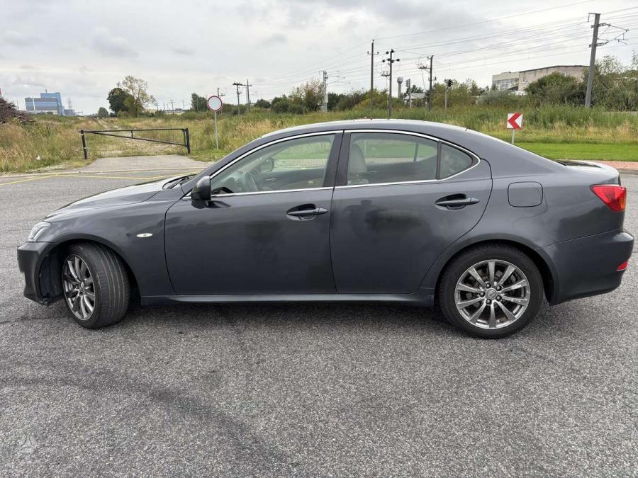 Pelēks Lexus LS 220 2006 Klaipėda, ar dzinēja tilpumu 2.23 L un nobraukumu 371 tūkst. km par 3100 €, foto 8 vietnē AUTOMOTO.COM.LV