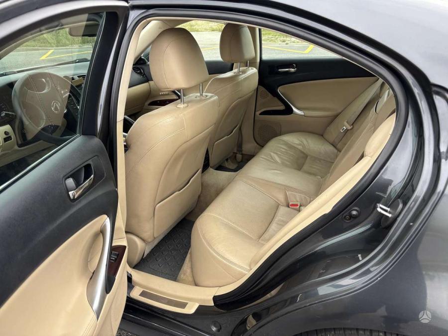 Pelēks Lexus LS 220 2006 Klaipėda, ar dzinēja tilpumu 2.23 L un nobraukumu 371 tūkst. km par 3100 €, foto 10 vietnē AUTOMOTO.COM.LV