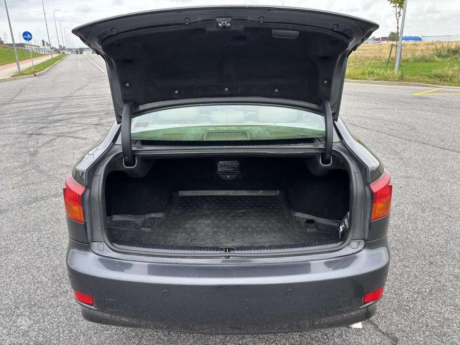 Pelēks Lexus LS 220 2006 Klaipėda, ar dzinēja tilpumu 2.23 L un nobraukumu 371 tūkst. km par 3100 €, foto 17 vietnē AUTOMOTO.COM.LV
