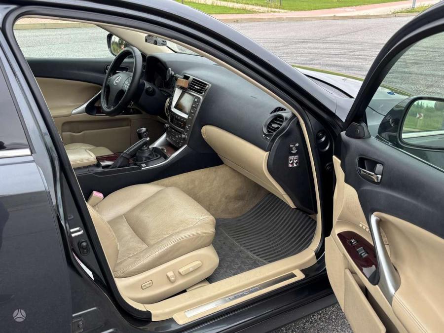 Pelēks Lexus LS 220 2006 Klaipėda, ar dzinēja tilpumu 2.23 L un nobraukumu 371 tūkst. km par 3100 €, foto 19 vietnē AUTOMOTO.COM.LV