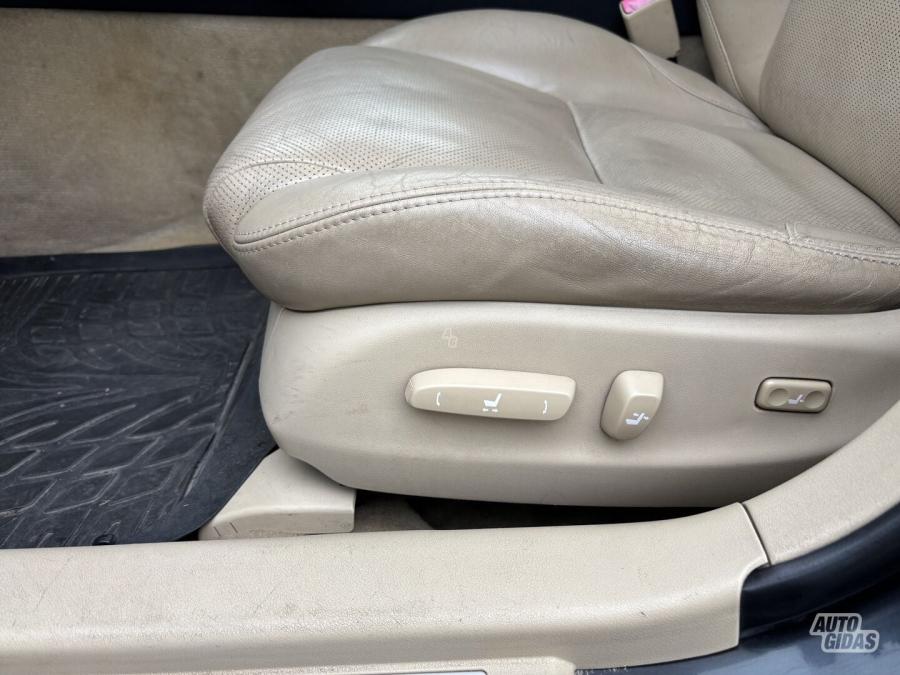 Grey Lexus LS 220 2006 in Klaipeda, with an engine capacity of 2.20 L and mileage of 371 thousand km for 2600 €, photo 17 on AUTOMOTO.COM.LV