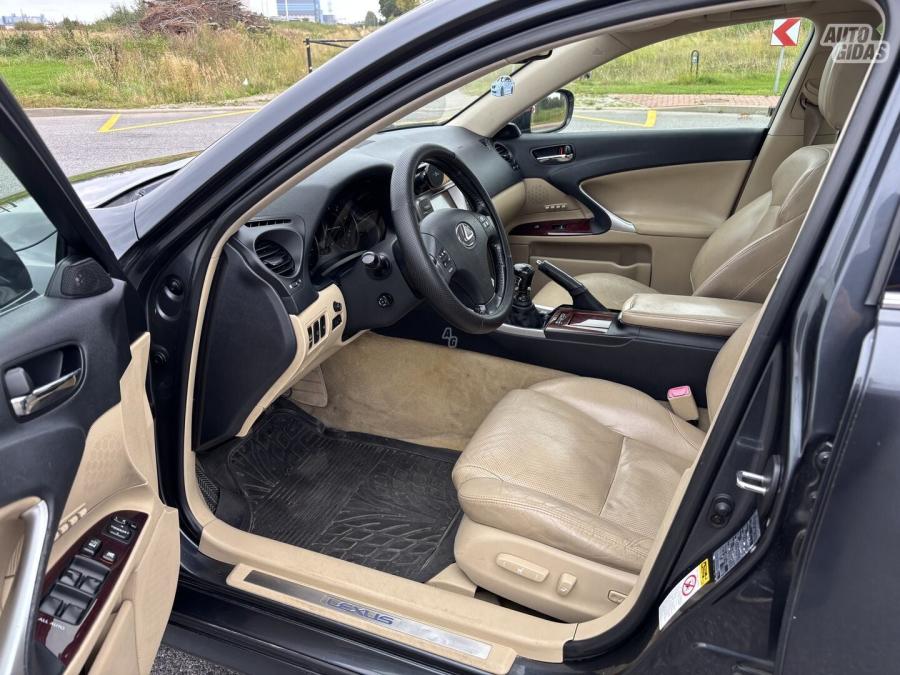 Grey Lexus LS 220 2006 in Klaipeda, with an engine capacity of 2.20 L and mileage of 371 thousand km for 2600 €, photo 20 on AUTOMOTO.COM.LV