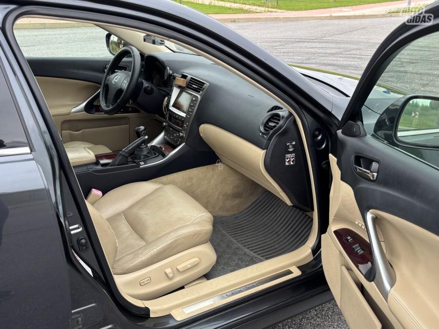 Grey Lexus LS 220 2006 in Klaipeda, with an engine capacity of 2.20 L and mileage of 371 thousand km for 2600 €, photo 21 on AUTOMOTO.COM.LV