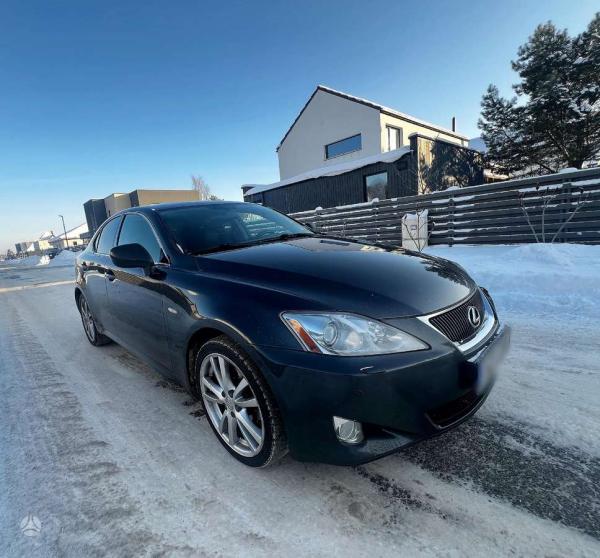 Grey Lexus LS 220 2007 in Vilnius, with an engine capacity of 2.20 L and mileage of 260 thousand km for 3650 €, photo 5 on AUTOMOTO.COM.LV