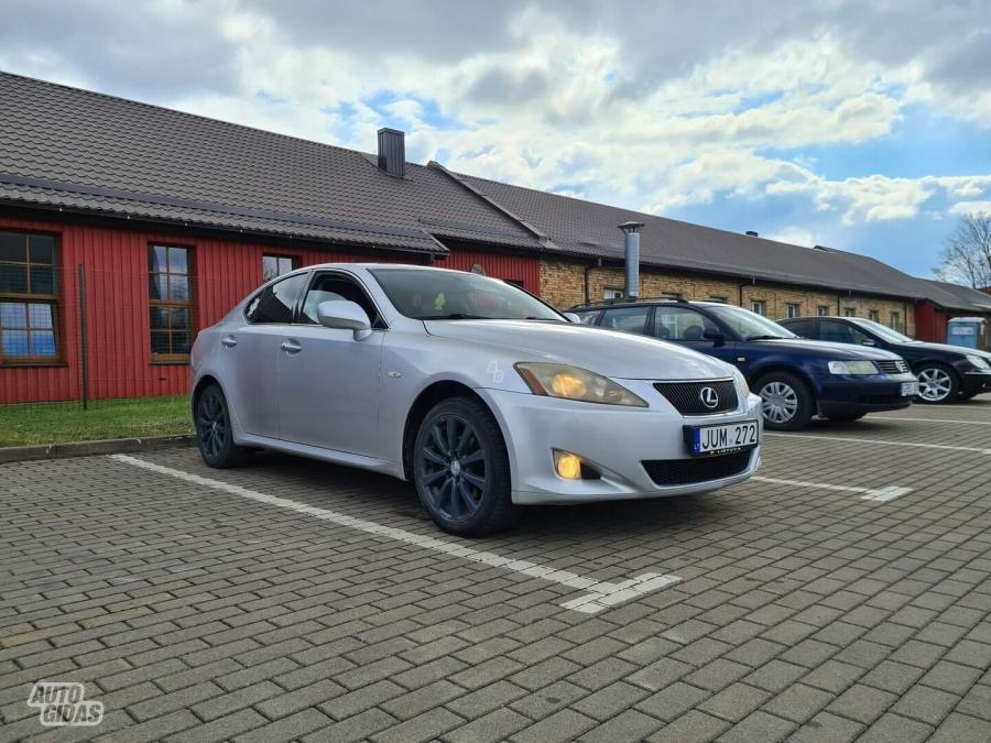 Grey Lexus LS 220 2007 in Siauliai, with an engine capacity of 2.20 L and mileage of 313 thousand km for 2100 €, photo 3 on AUTOMOTO.COM.LV