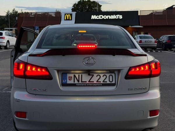 Grey Lexus LS 220 2007 in Vilnius, with an engine capacity of 2.23 L and mileage of 324 thousand km for 1600 €, photo 3 on AUTOMOTO.COM.LV