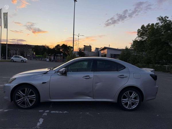 Grey Lexus LS 220 2007 in Vilnius, with an engine capacity of 2.23 L and mileage of 324 thousand km for 1600 €, photo 7 on AUTOMOTO.COM.LV