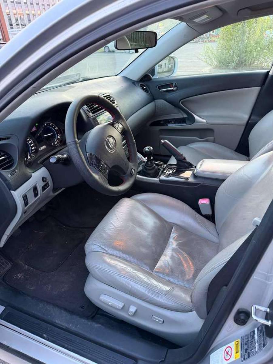 Grey Lexus LS 220 2007 in Vilnius, with an engine capacity of 2.23 L and mileage of 324 thousand km for 1600 €, photo 13 on AUTOMOTO.COM.LV