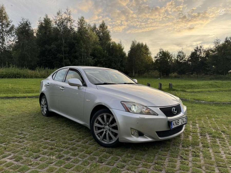 Pelēks Lexus LS 220 2007 Viļņa, ar dzinēja tilpumu 2.23 L un nobraukumu 250 tūkst. km par 3100 €, foto 1 vietnē AUTOMOTO.COM.LV