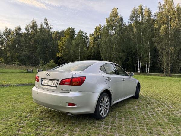 Grey Lexus LS 220 2007 in Vilnius, with an engine capacity of 2.23 L and mileage of 250 thousand km for 3100 €, photo 3 on AUTOMOTO.COM.LV